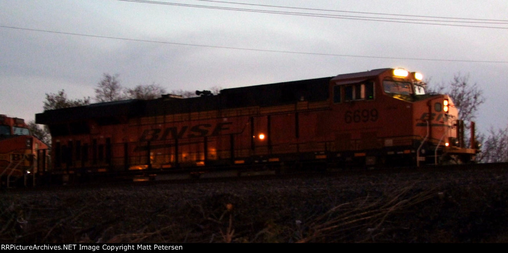 BNSF 6699
